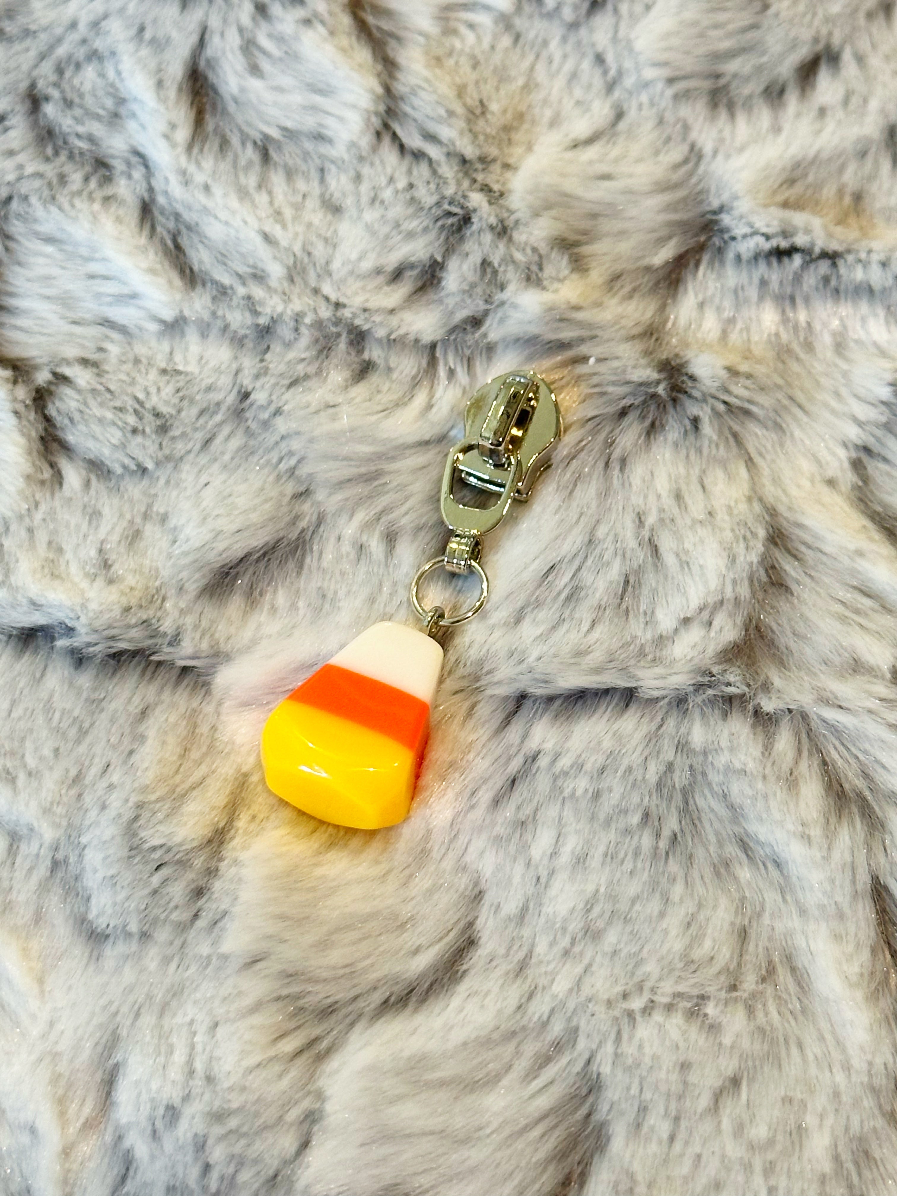 Candy Corn Zipper Pull (resin) – RAW DESIGNS CCTX