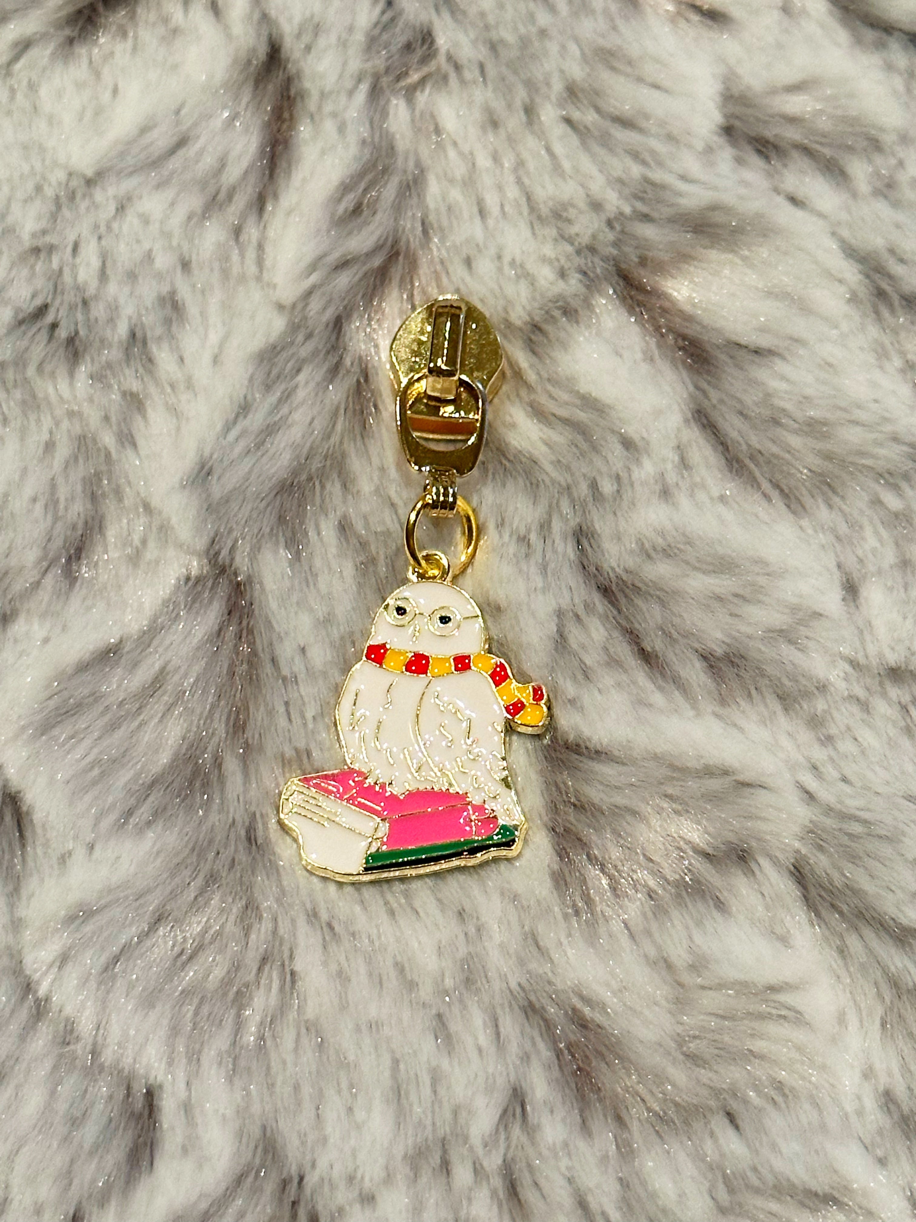 Hedwig Zipper Pull (enamel) – RAW DESIGNS CCTX